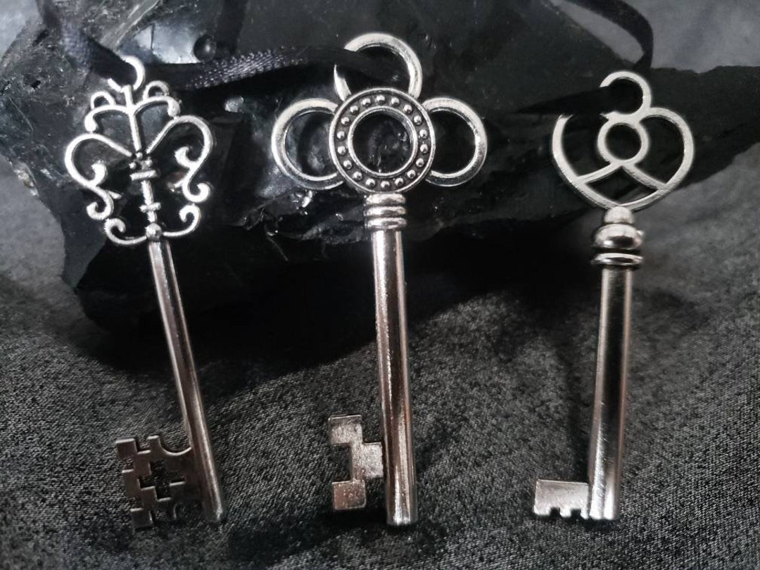 Hecate Silver 3 Key Set | Goddess Hekate | Maiden Mother Crone | Evil ...