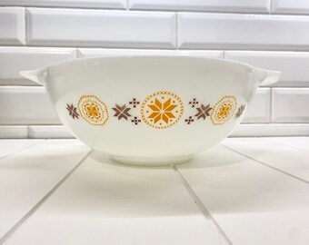 444 Pyrex Bowl | Etsy