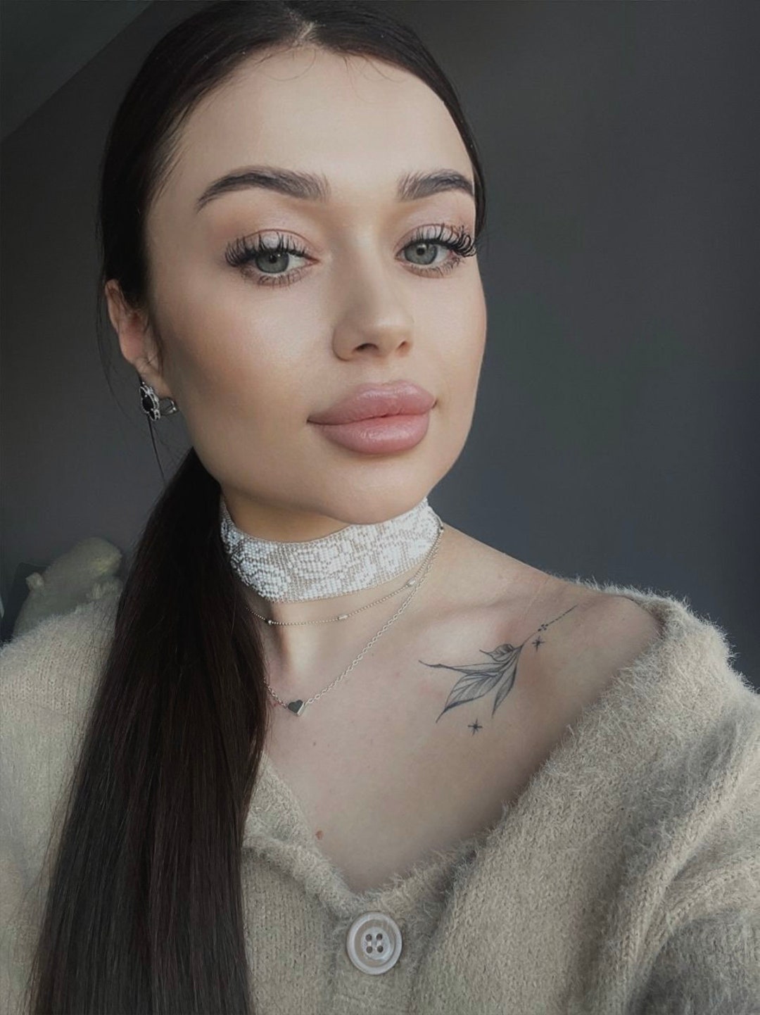White Beaded Choker With Roses on Transparent Background, Gift for Girl ...