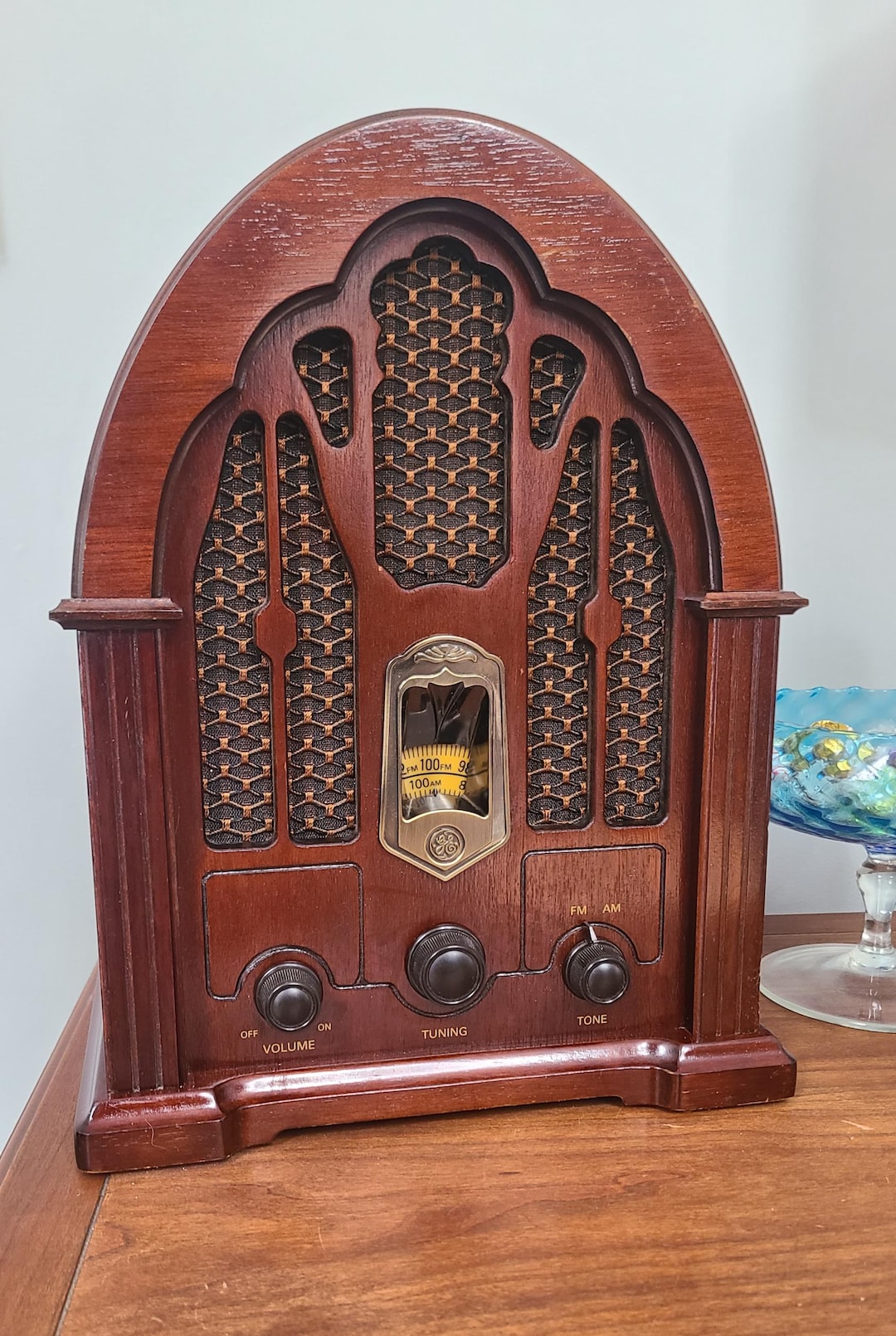 Vintage AM/FM Radio GE General Electric Wood Cathedral 1932 Replica ...