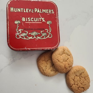 ANTIQUE Huntley & Palmers Red Biscuit Tin, RARE 1930's, Sample Biscuit ...