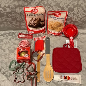 Christmas Baking Basket, Baking Lovers Gift Basket, Christmas Baking ...