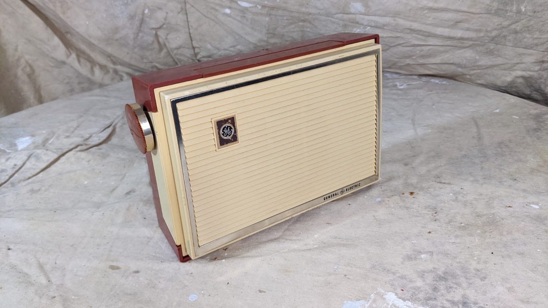 Mid-century GE Portable Radio - Etsy