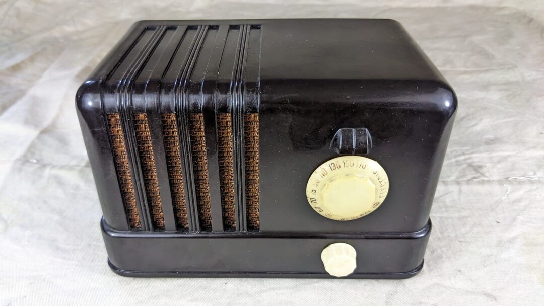 Canadian General Electric Model C400 Mini Mantle Radio, 1946. - Etsy