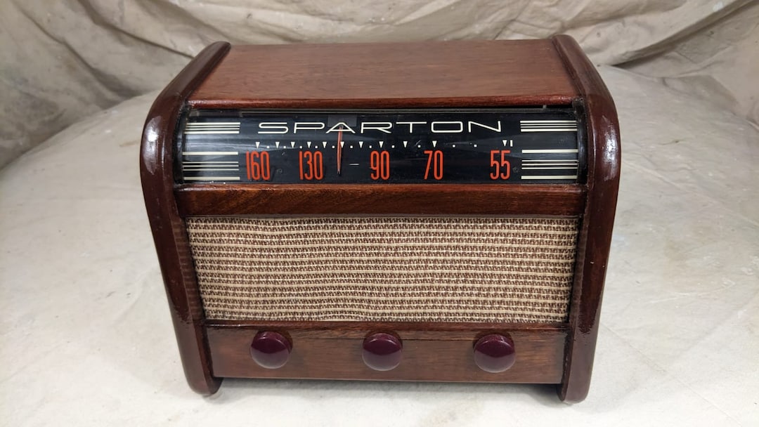 Great 1952 Sparton Model 50249 Wooden Mantle Set - Etsy