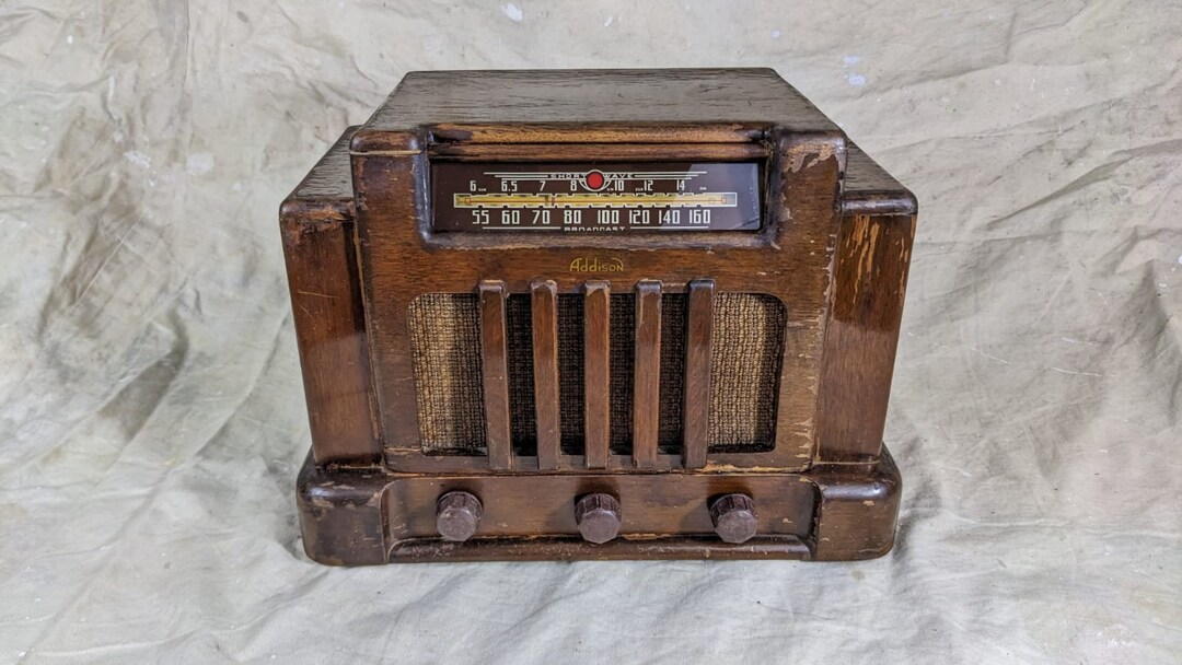 Addison Court House Radio, 1946. - Etsy