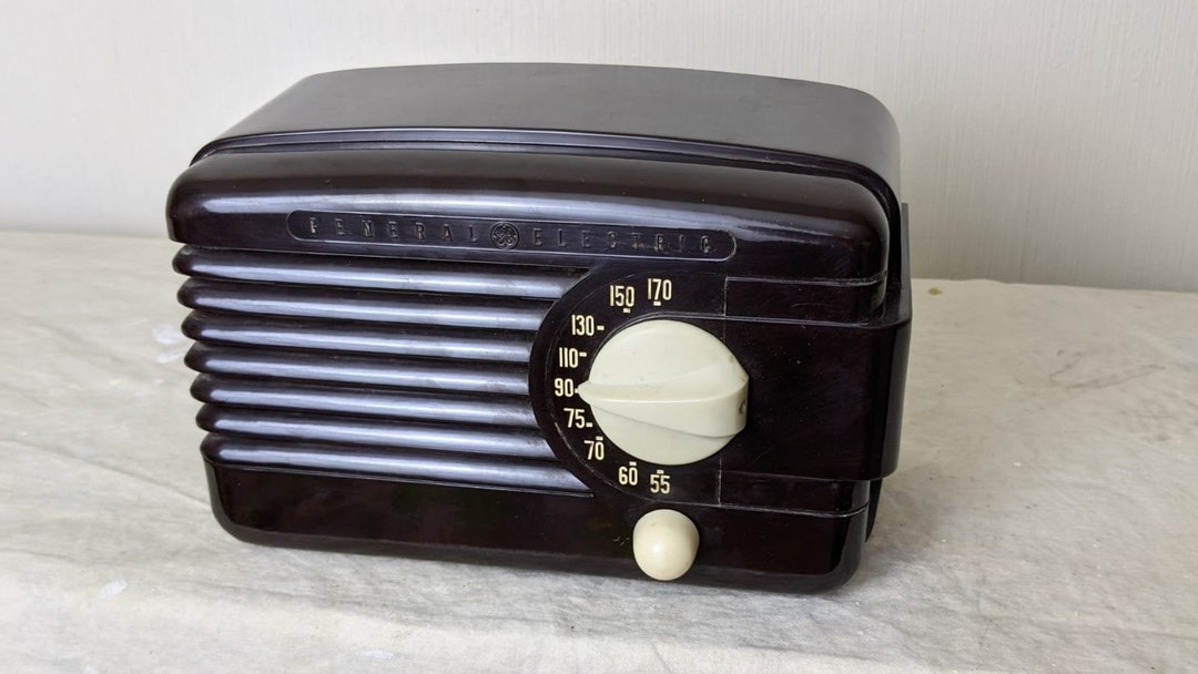 Canadian General Electric in Walnut, 1949 - Etsy