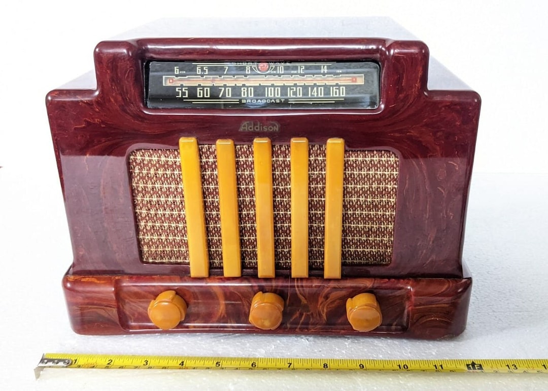 Remarkable Addison Deco Courthouse Radio Model R5A3, 1947, Toronto ...