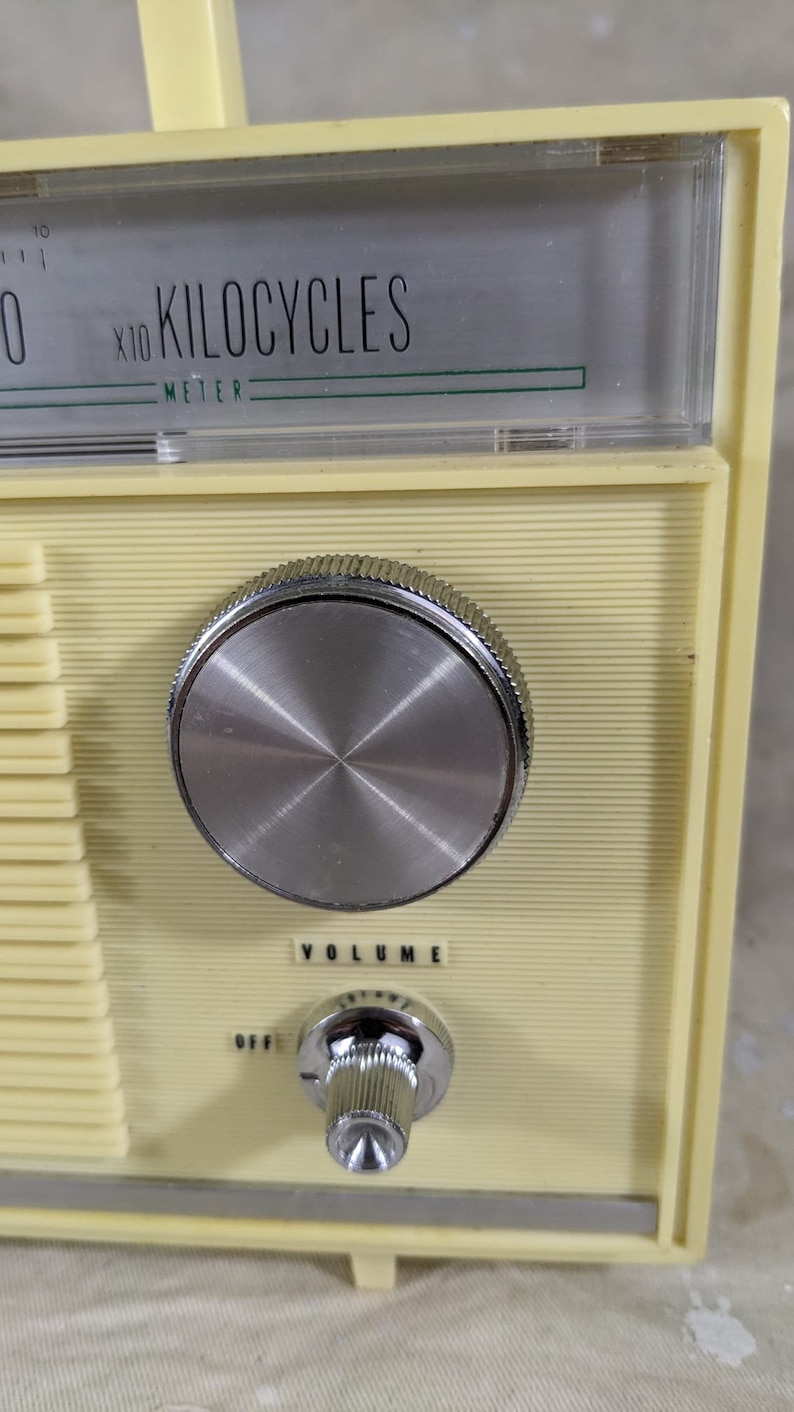 1967 Sony Solid State Portable Radio. Mfg in Tokyo Japan - Etsy