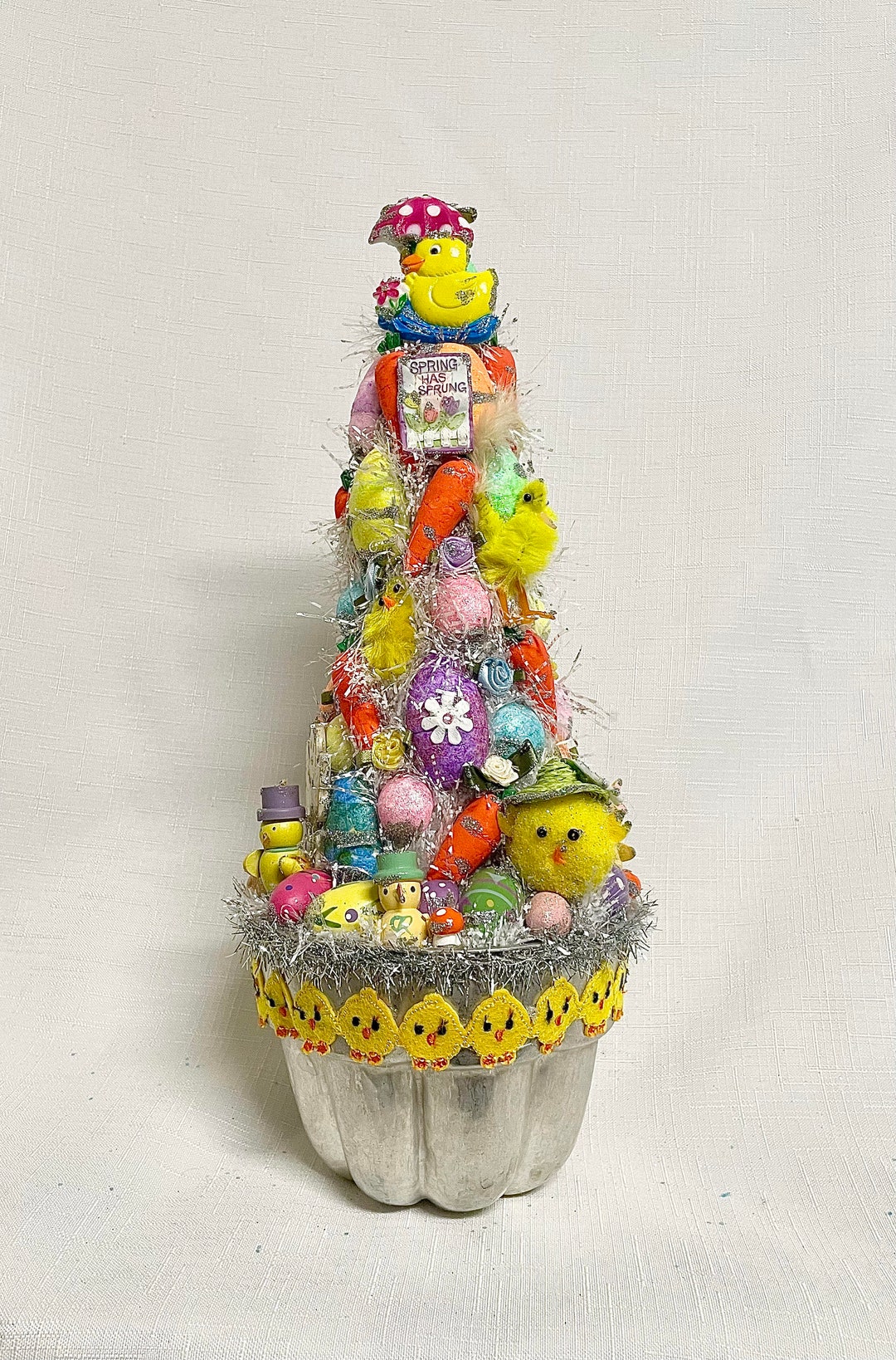 Vintage Easter Chick Scene in Metal Tin Mold: Delightful Spring Décor ...