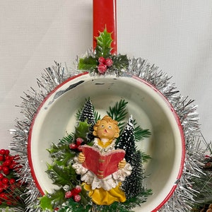 Vintage Red and White Enamelware Christmas Pot Centerpiece – Choir Boy ...