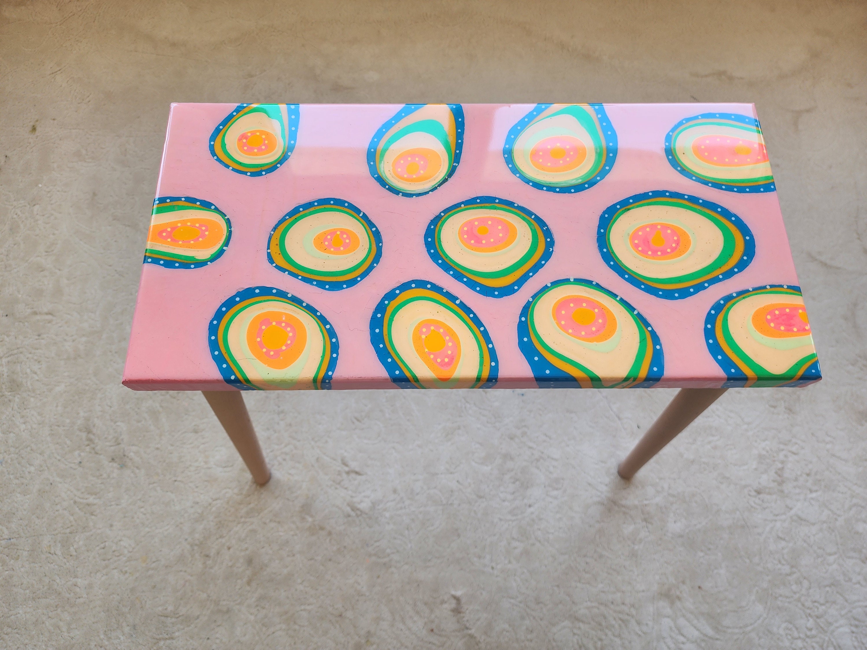 Pink Resin Coffee Table: Funky Boho Pop Art Side Table With Neon Legs ...