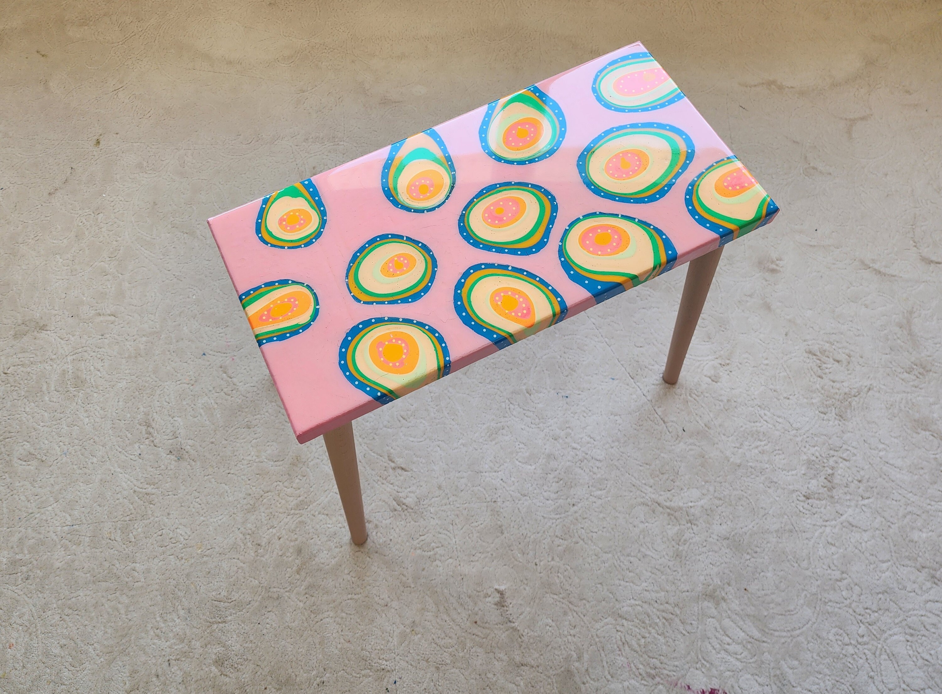 Pink Resin Coffee Table: Funky Boho Pop Art Side Table With Wooden Legs ...
