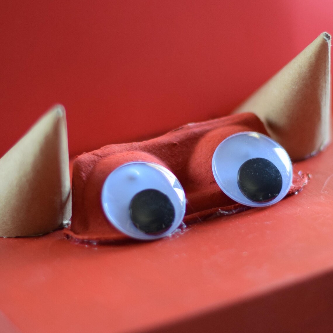 Dinosaur Triceratops Valentine Box Instructions, Printable Plans for ...