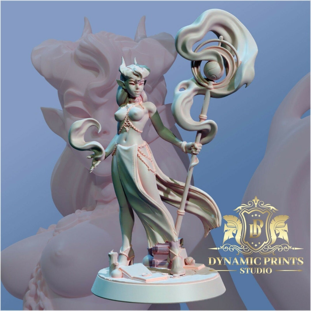 Leeloo - Blood Sorcerer Pinup NSFW - Dynamic Prints D&D Mini Subject:nudes - Etsy