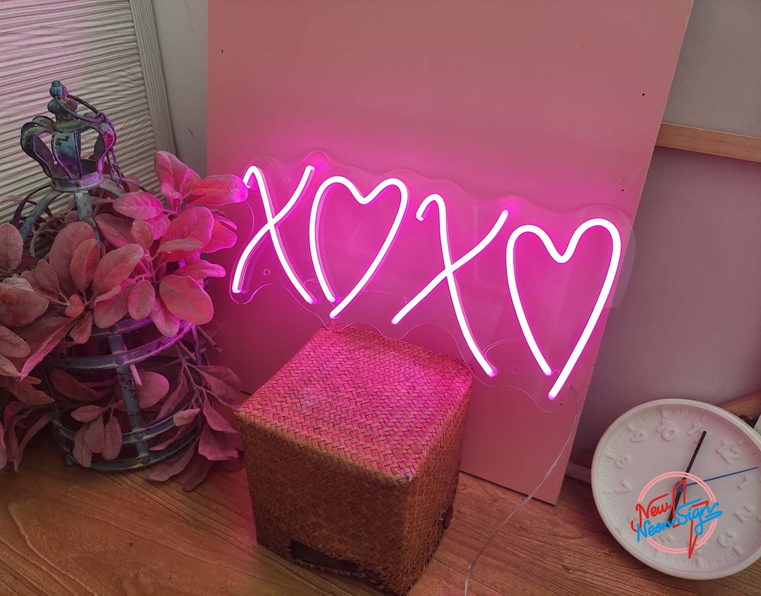 XOXO Neon Sign - Romantic LED Wall Art for Bedroom | Valentine's ...