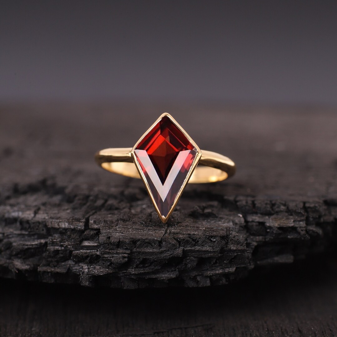Kite Shape Red Garnet Engagement Ring Vintage Gemstone Wedding Ring for ...