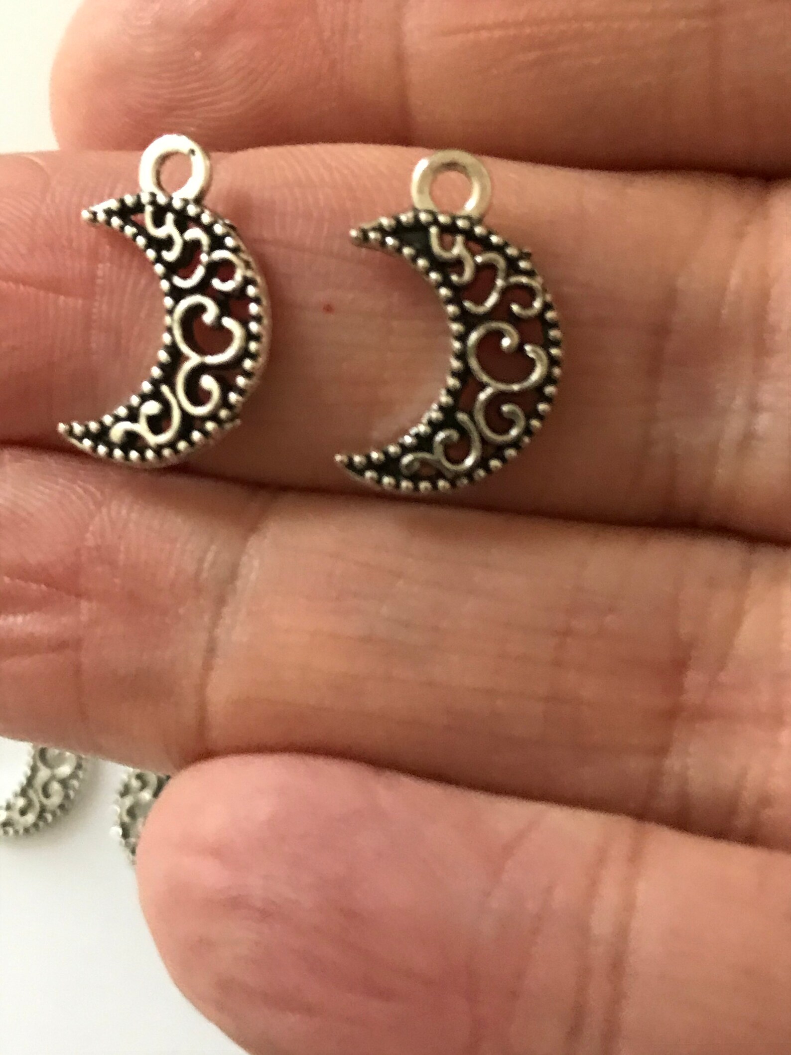 10 Crescent Moon Charms 18mm x 10mm | Etsy