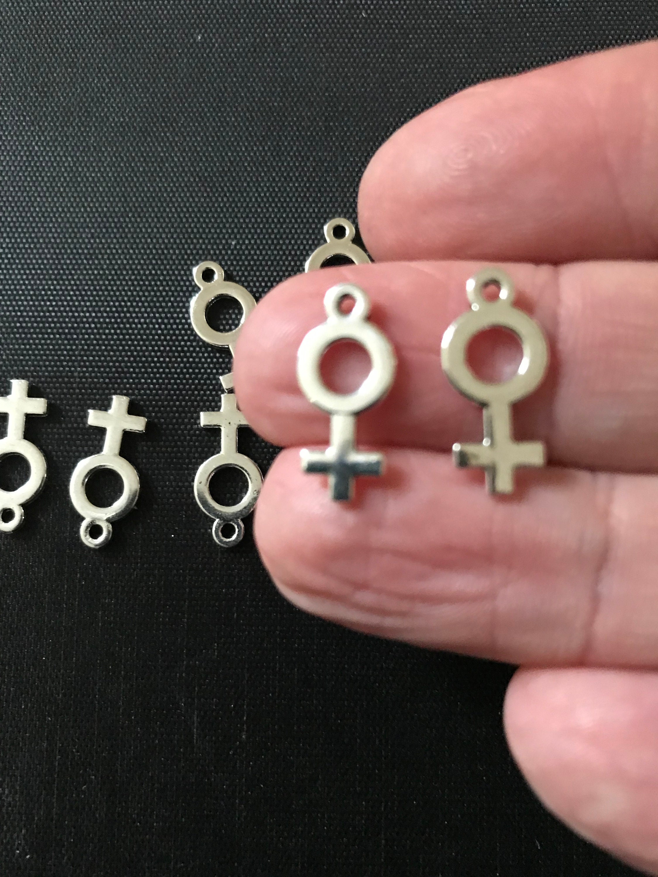 10 Antique Silver Colour Female Gender Symbol Charms 18mm X - Etsy UK