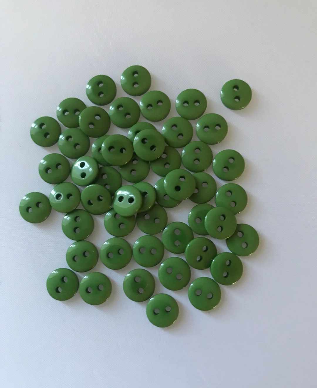 50 Green Round Plastic Buttons 9mm - Etsy