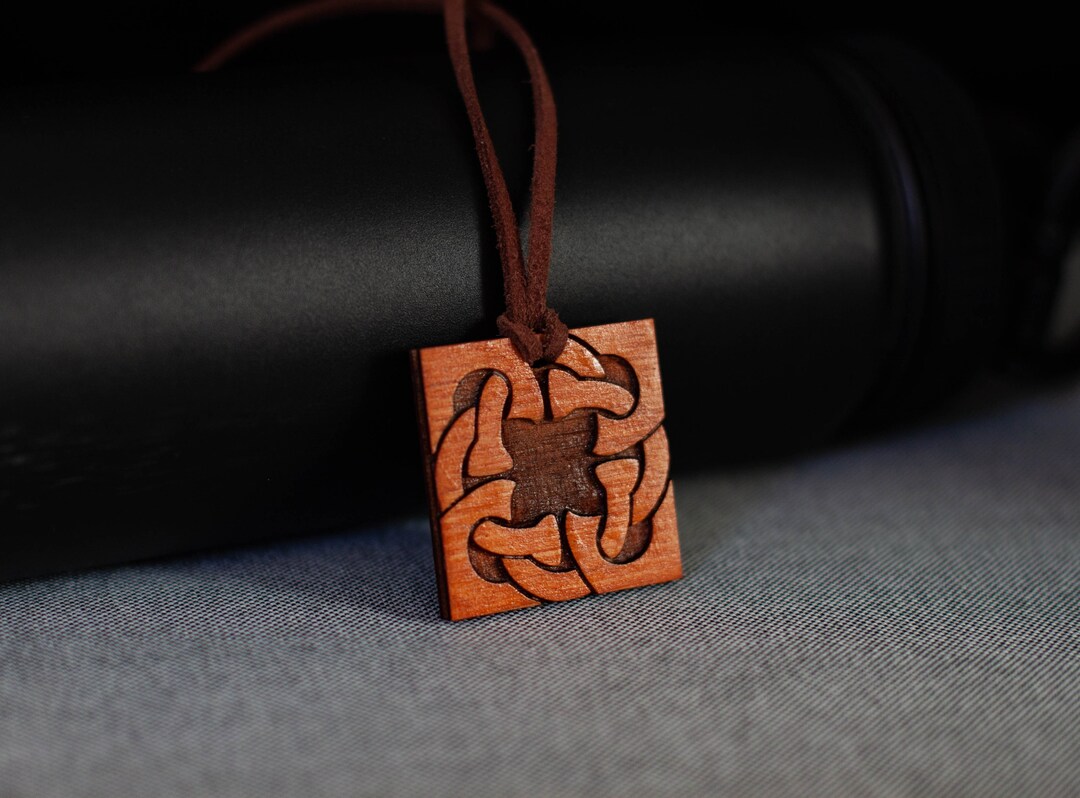 Engraved Celtic Knot, Celtic Everyday Necklace, Protection Amulet With ...