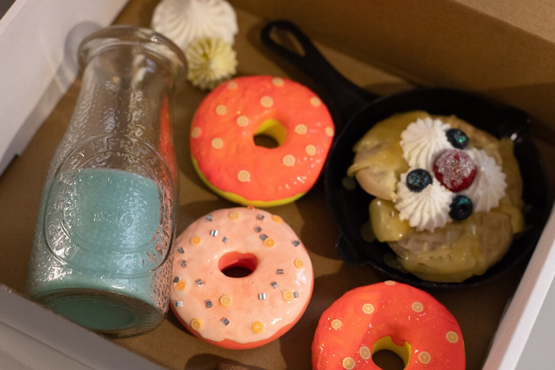 Fake Bake Boxes | Fake Donuts | Fake Cookies | Fake Swiss Roll | Photo ...
