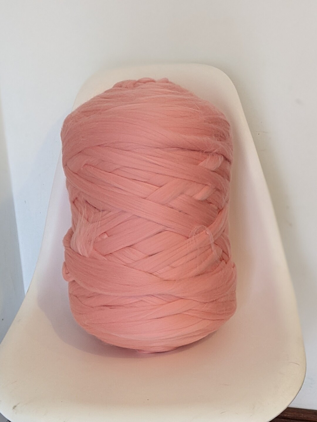 Wholesale Wool Roving, Roll Dyed Salmon Pink Wool Top Fiber Spinning ...