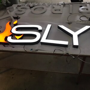 Custom 3D LED Storefront Sign: Illuminated Acrylic Channel Letters - Etsy