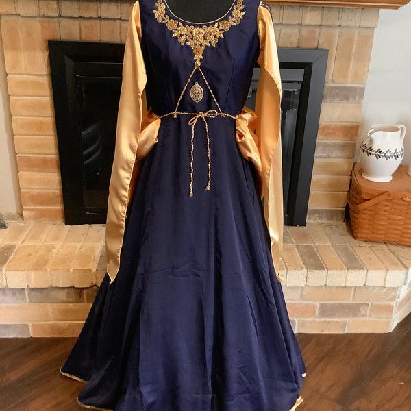 Renaissance Garb - Etsy