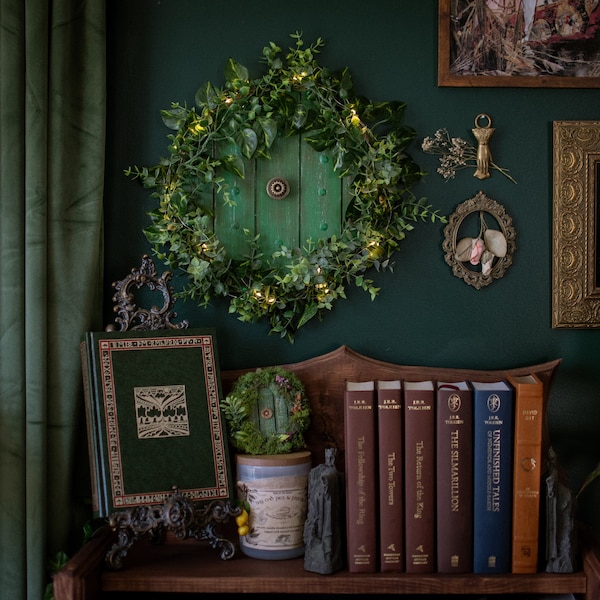 The Shire Door Wreath - Etsy