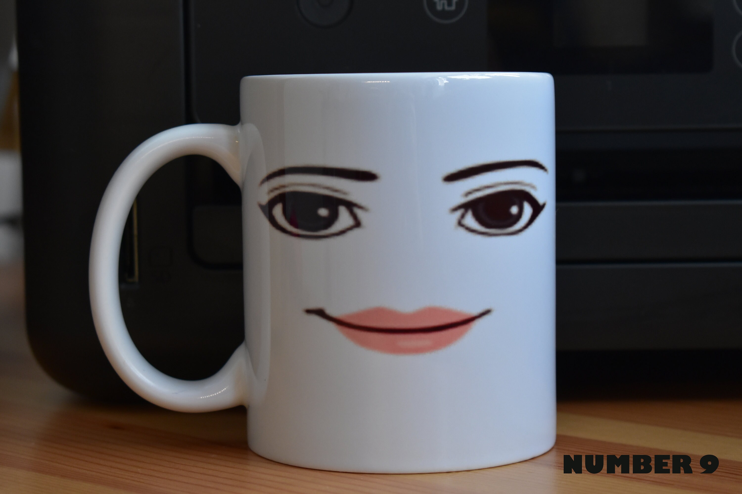 Roblox man face mug - unozoqa