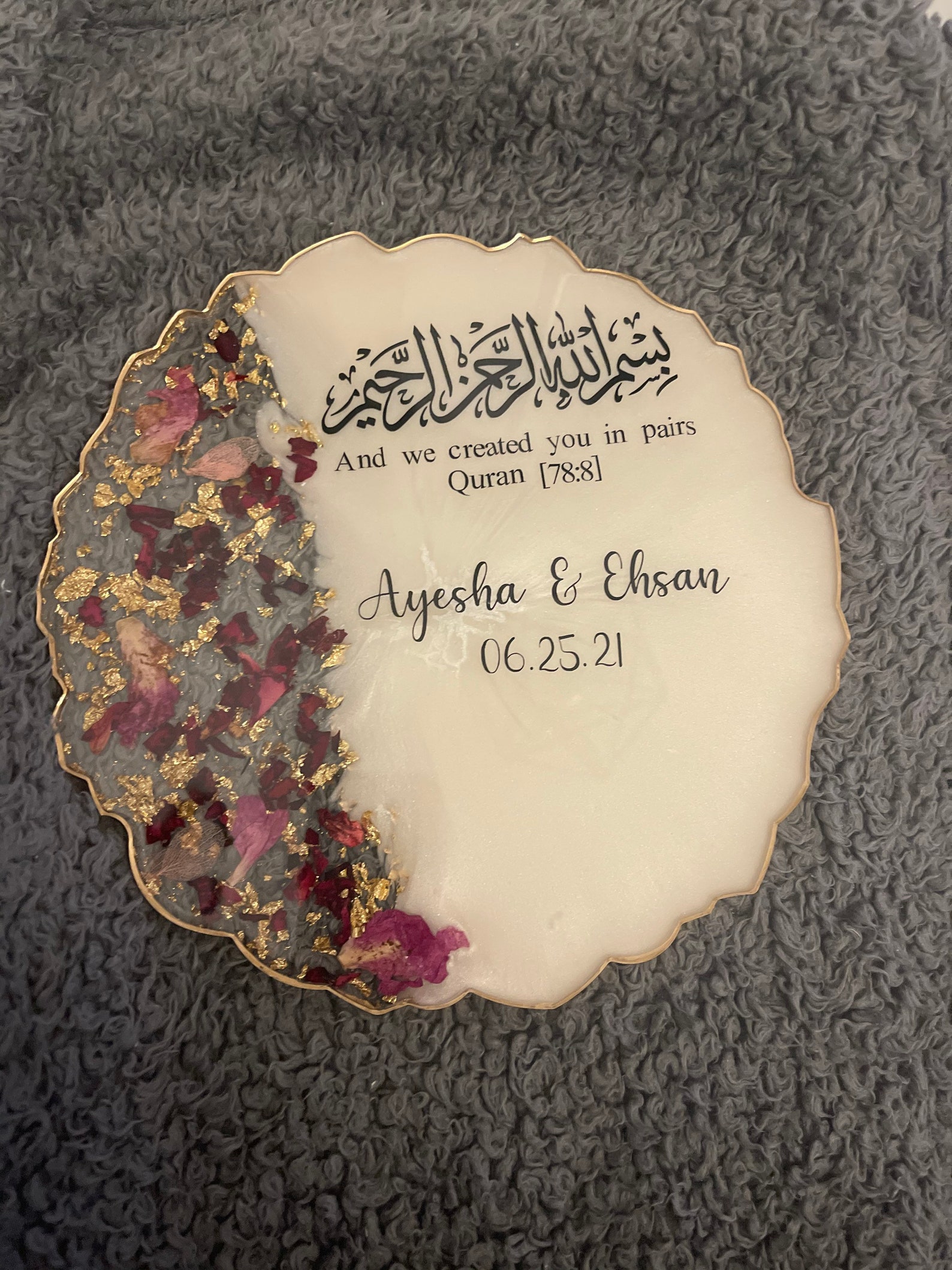 Round custom resin ring plate with two ring holders Nikkah | Etsy