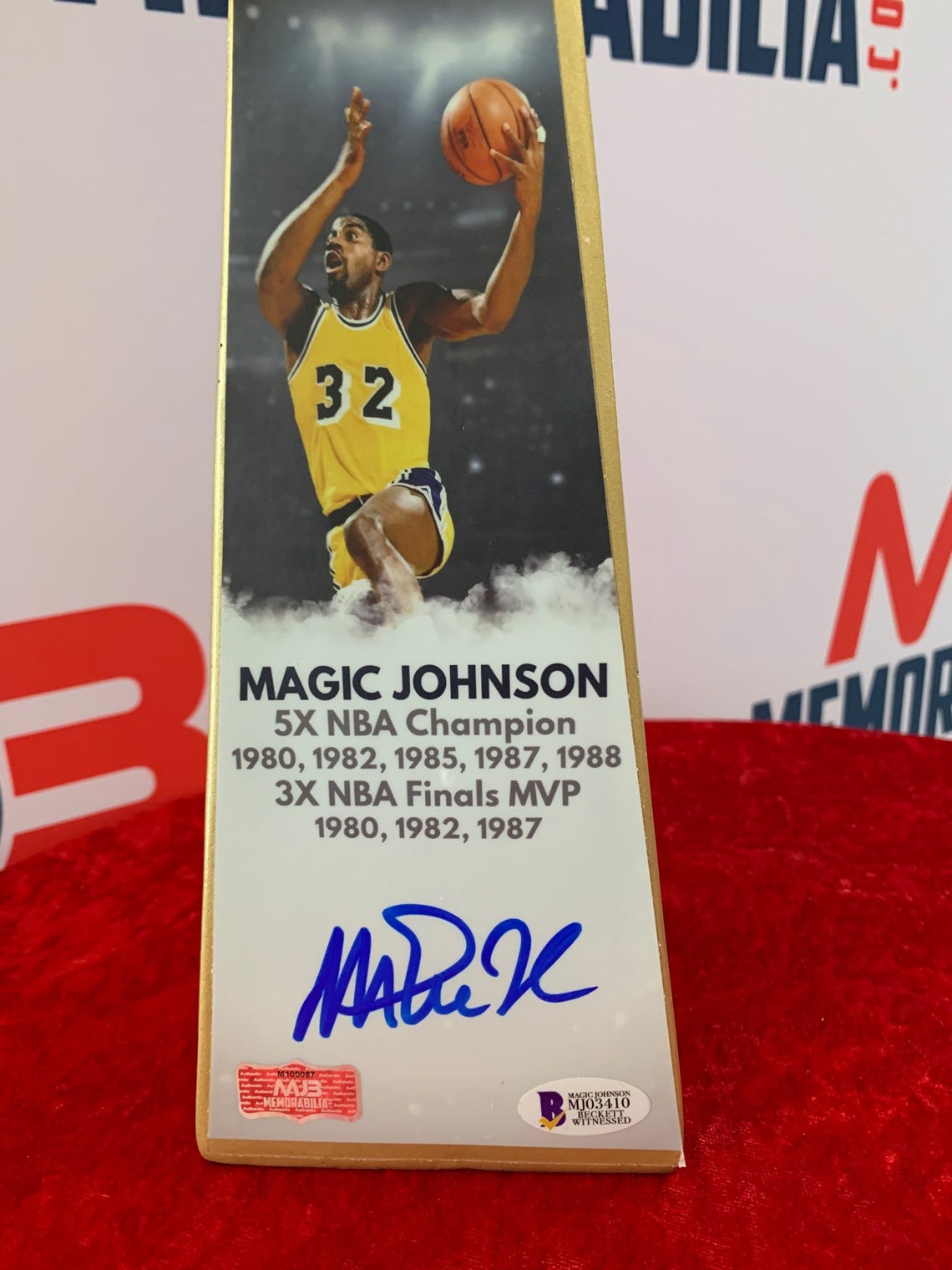 Magic Johnson Signed L.a.lakers 14″ Rep Championship Trophy Beckett-w ...