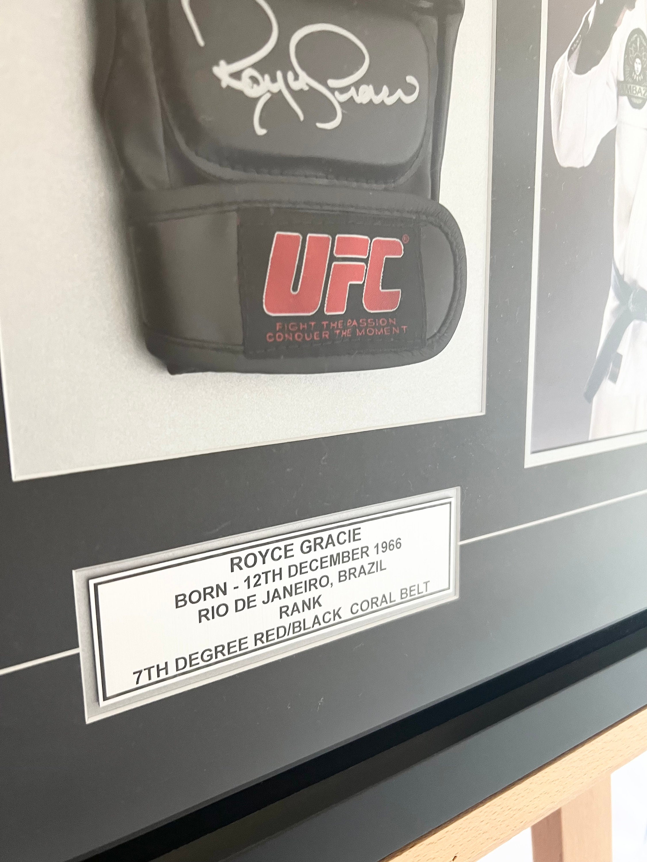 Royce Gracie Signed UFC MMA Autographed Fighting Glove Beckett ...