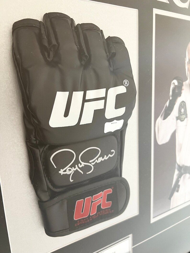 Royce Gracie Signed UFC MMA Autographed Fighting Glove Beckett ...
