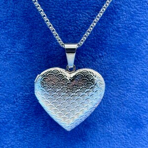 Stainless Steel Heart Shaped Photo Locket Art Deco Wave Engraved ...