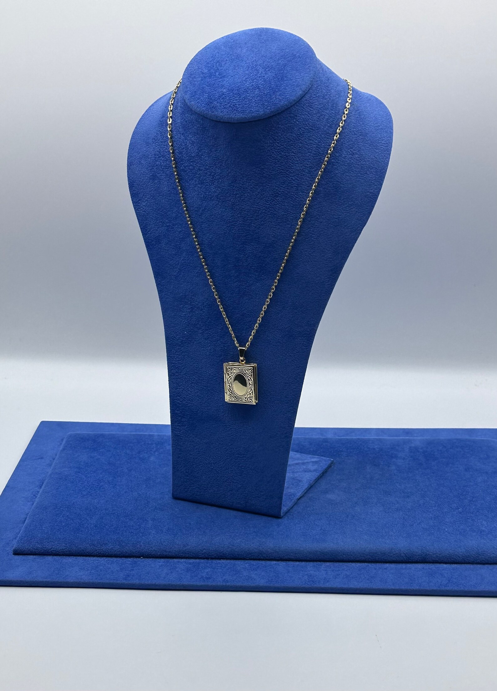 Gold Plated 18kt Book Style Locket With Detailed Engraved Cover ...