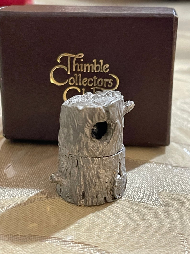 Thimble Collectors Club Squirrel in a Tree Bark Unique Lovely Pewter ...