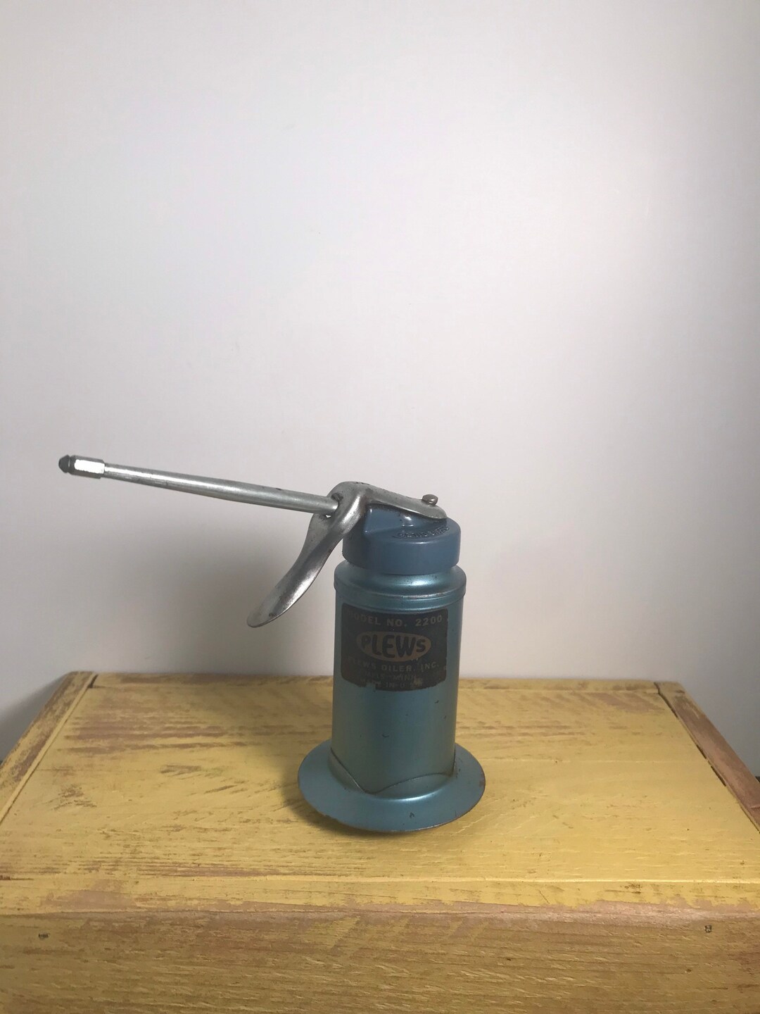 Plews 1960 Model # 2200 Oil Can - Etsy