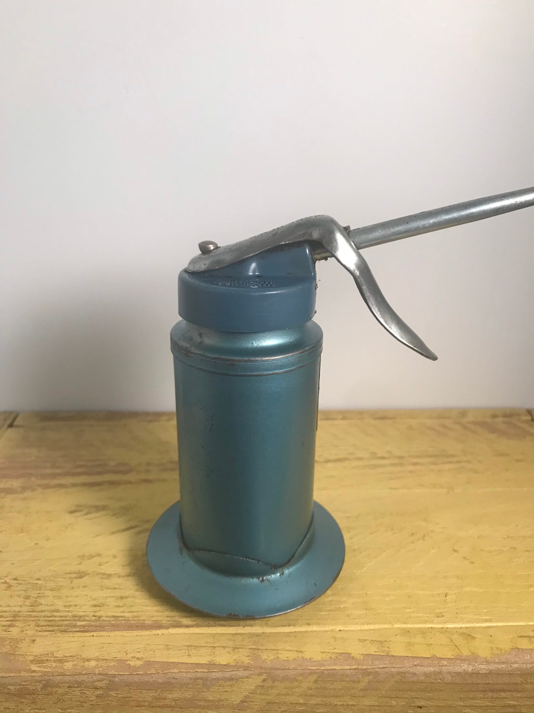 Plews 1960 Model # 2200 Oil Can - Etsy