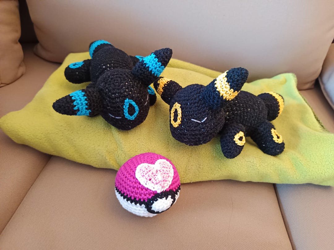 Pokemon Umbreon (sleeping, Eevee Evolution) Crocheted as a Cuddly Toy ...