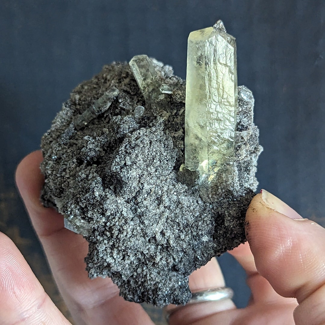 Unique & Gorgeous Matrix Through Tip Nailhead Calcite on Shiny Matrix ...