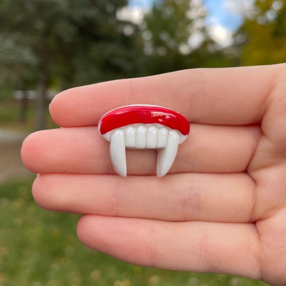 Teeth Pin