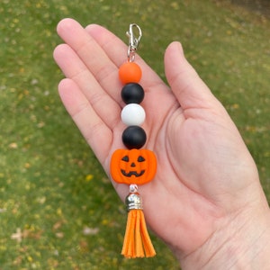 Halloween Keychains With Silicone/acrylic Beads Novelty Keychain Unique ...