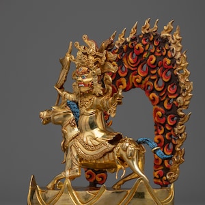 Discover the Ling Geshar Statue A Beacon of Wisdom and Valour ...