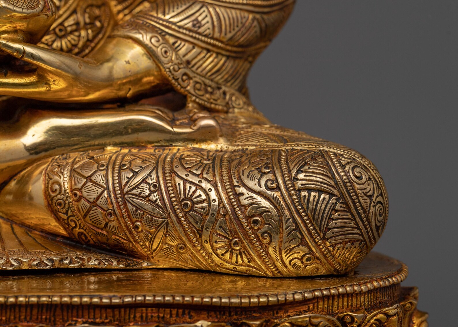Siddhartha Gautama Buddha Statue | 24K Gold Gilded Shakyamuni Buddha ...