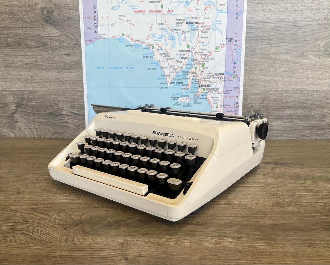 Vintage Remington Ten Forty Typewriter + Case. Excellent Working ...