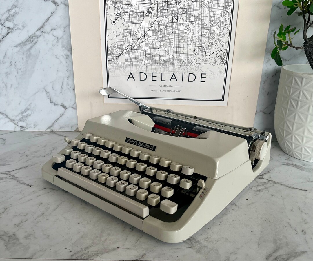 Vintage Pinnock Craftamatic Typewriter Case Excellent Working Condition ...