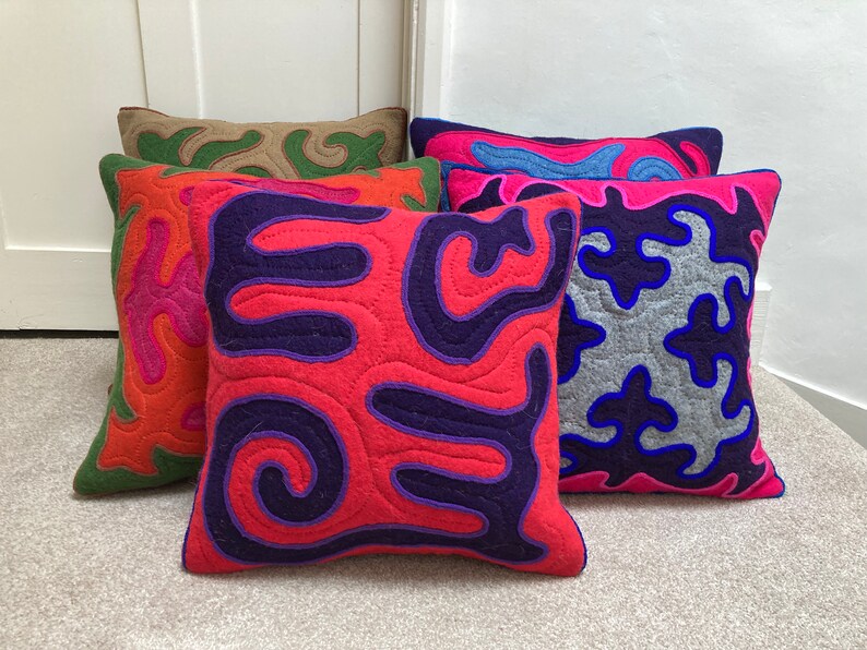 Kyrgyz Handmade Traditional Shyrdak Felt Cushion Cover, 45cm X 45cm (18 ...