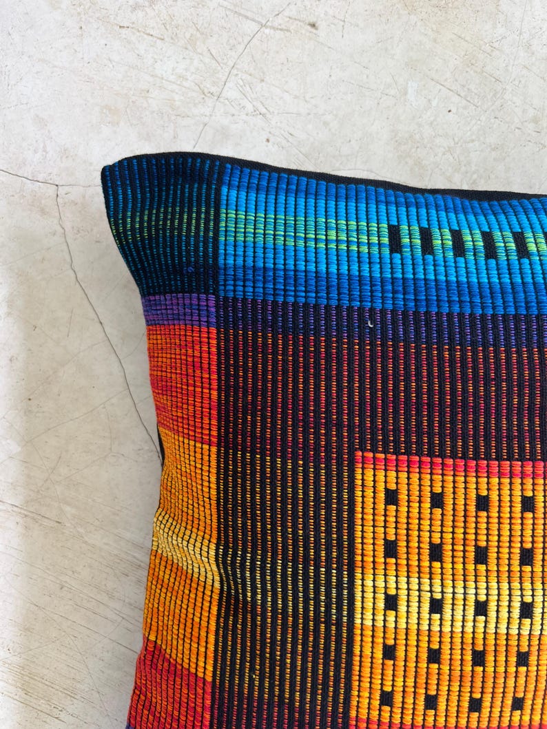 Sri Lankan Dumbara Pillow Cover | Indigenous Thalagune Hand-woven ...